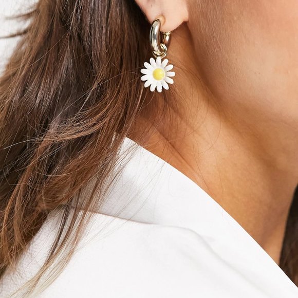 & Other Stories | Jewelry | 3 Other Stories Daisy Hoop Earrings In Gold | Poshmark